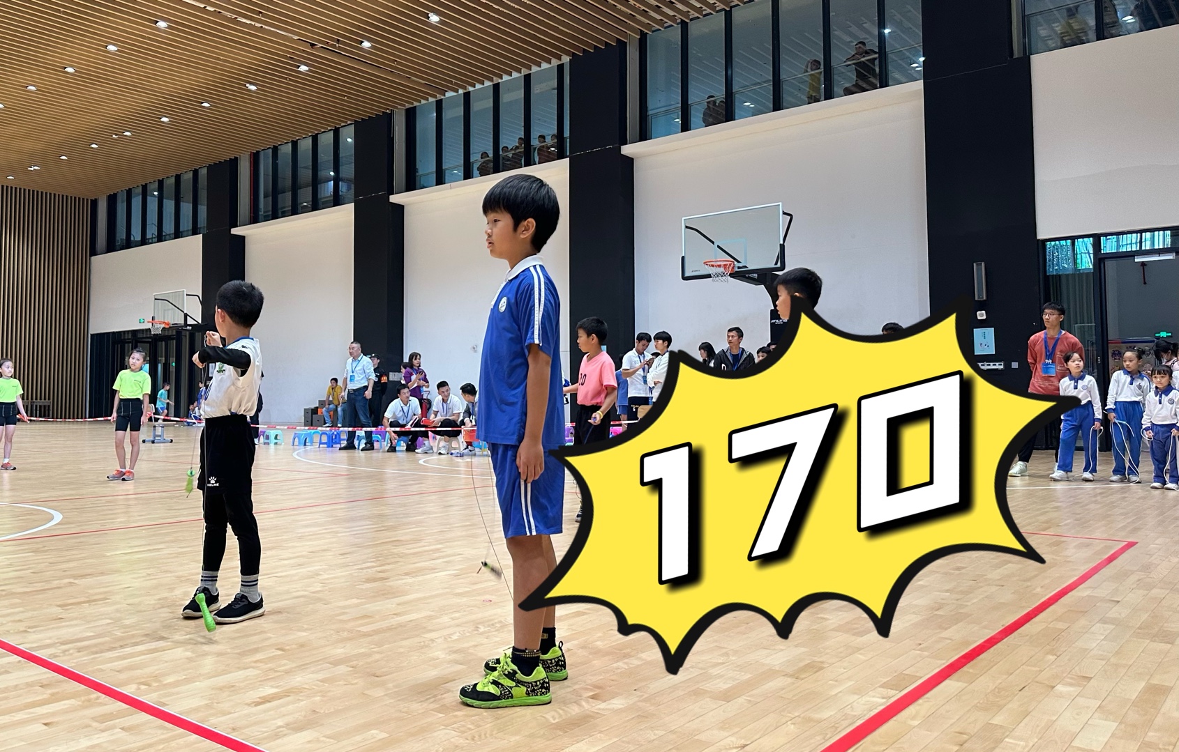 第十五届罗湖区中小学生跳绳比赛,30秒单摇170下,屈居第二…