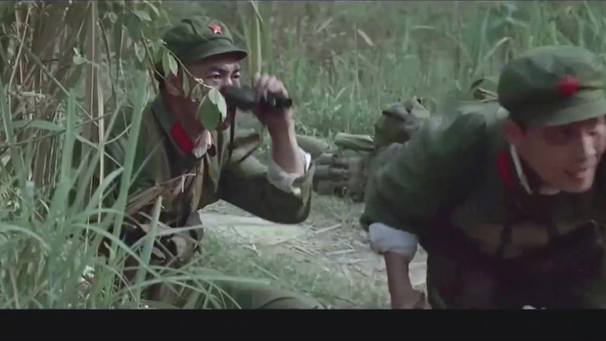 重温经典电影:自卫反击战场面震撼,战斗场面催人泪下