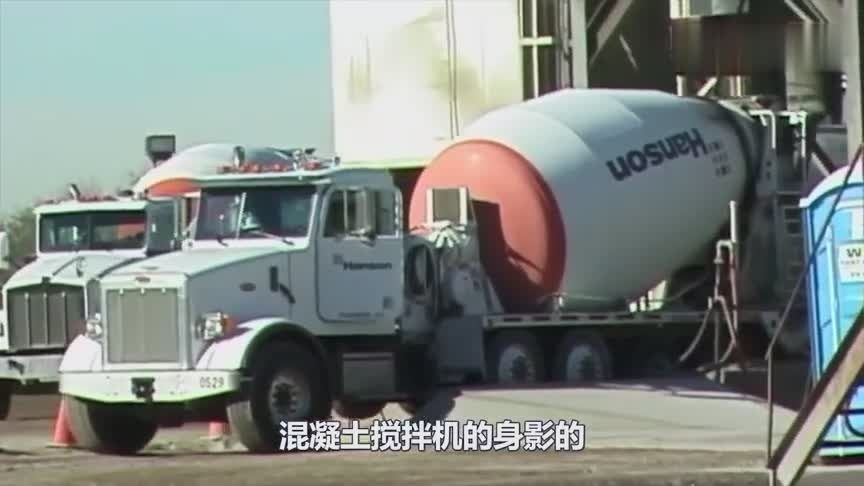 这种工程车,比小泵车灵活,还具有混凝土搅拌站和搅拌车的功能!