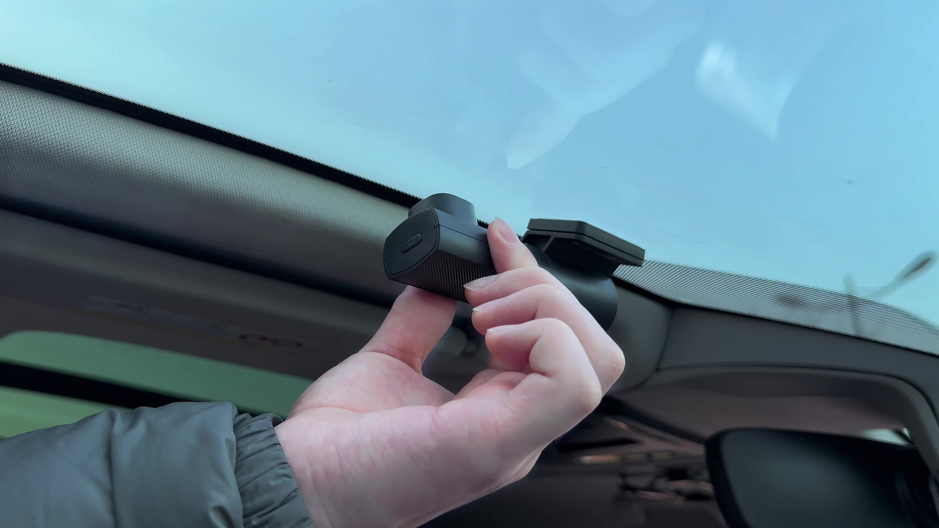 360行车记录仪,百元价位支持断电后震动触发停车监控的行车记录仪,...