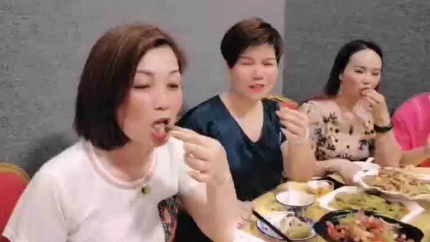 鱼找鱼虾找虾,乌龟找王八,吃货朋友遍天下!#盐焗鸡#吃货