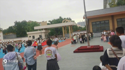 幼儿园的升旗仪式,看看孩子们是怎样升国旗和演讲的?祖国在我心