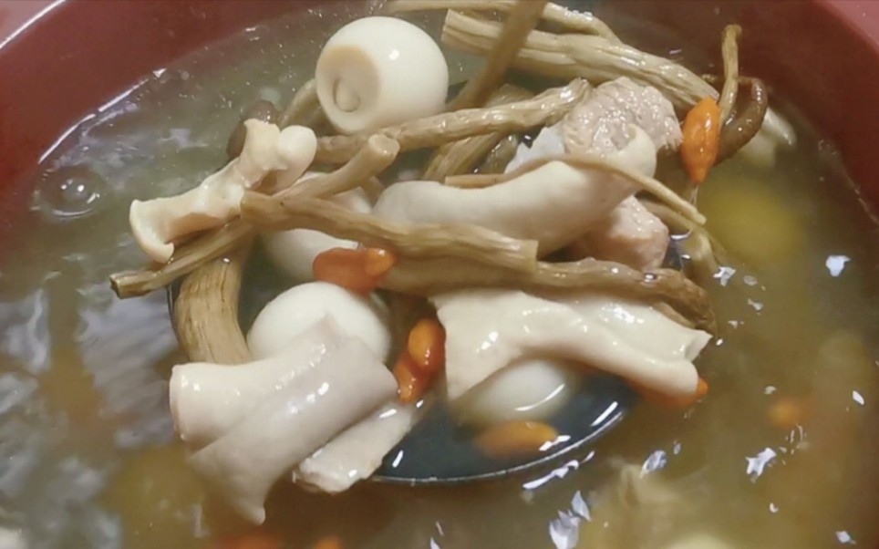 猪肚排骨汤超好吃的做法,猪肚不腥,营养美味,快收藏吧!