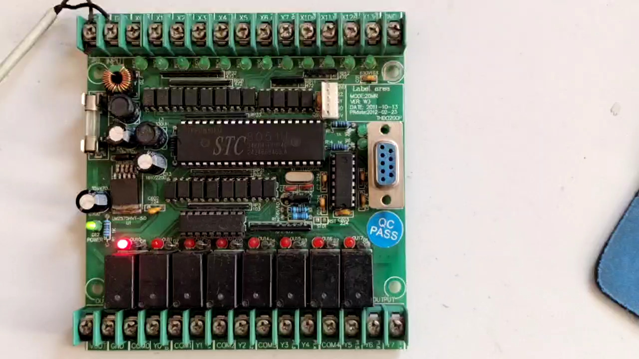 Ai8051U PLC流水灯