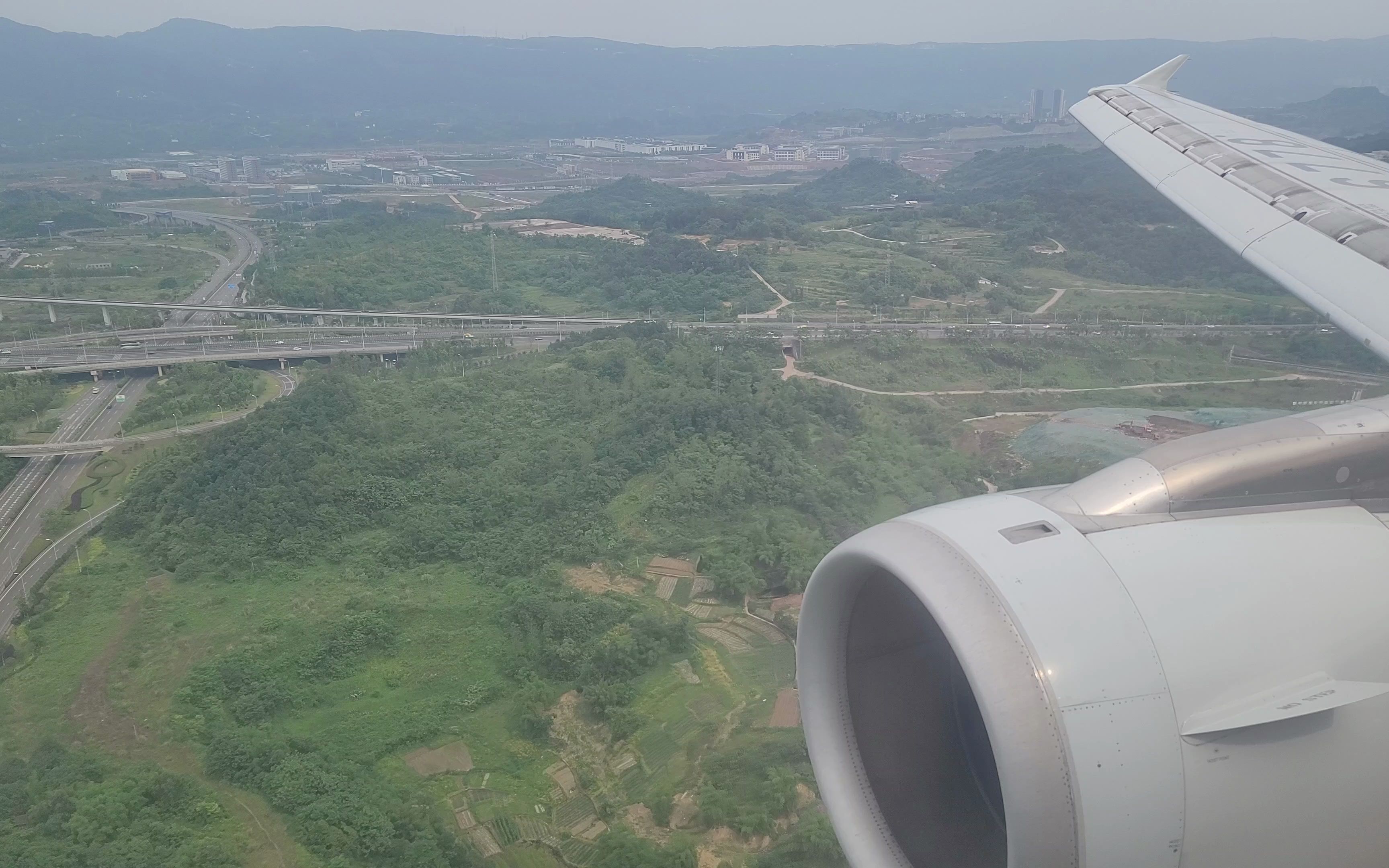 【4K客舱视角】海南航空A320在重庆江北国际机场降落(川航承运)