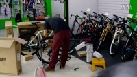 搞笑美利达自行车组装过程