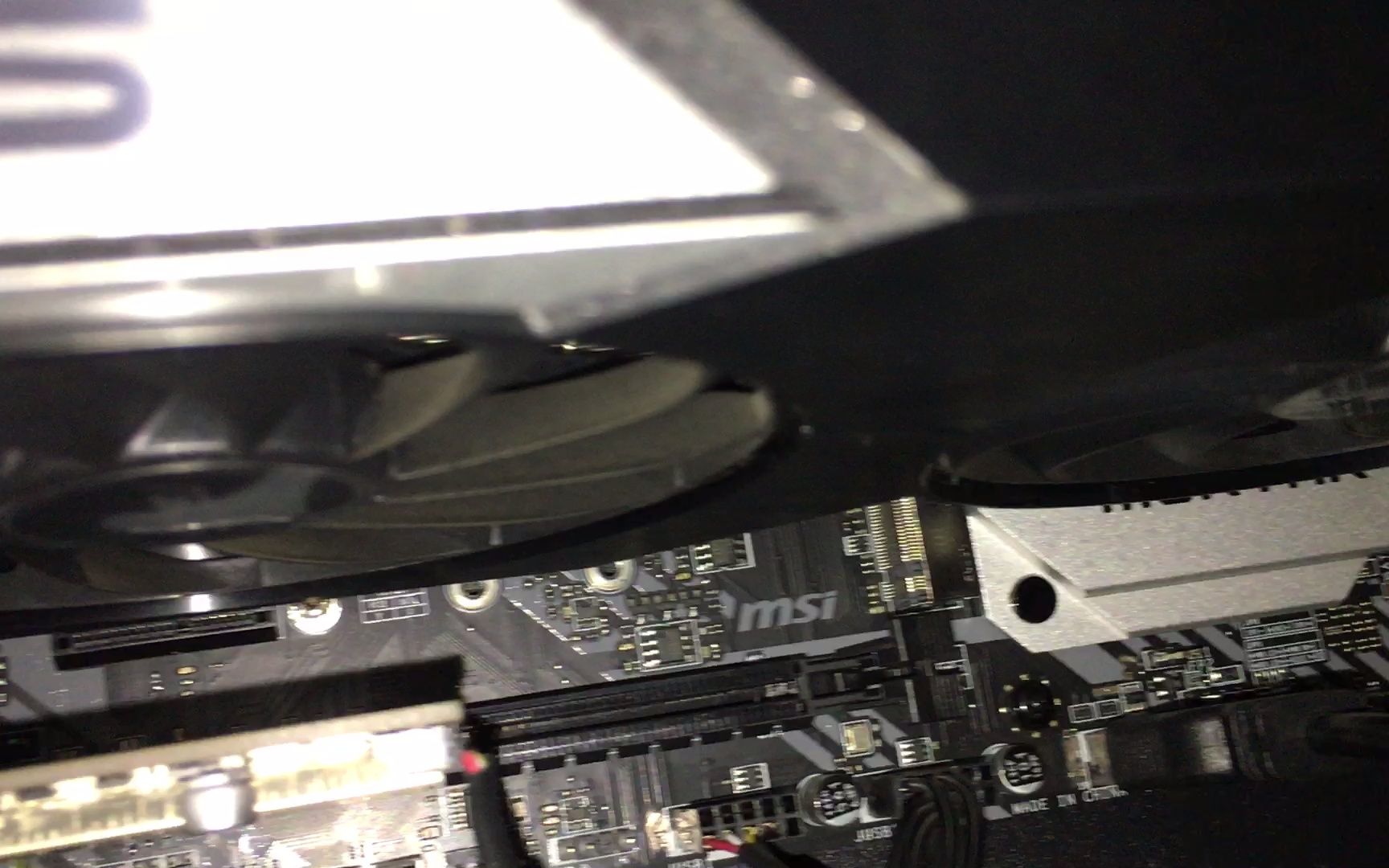 华硕6600xt雪豹显卡问题 滋滋吱吱响声