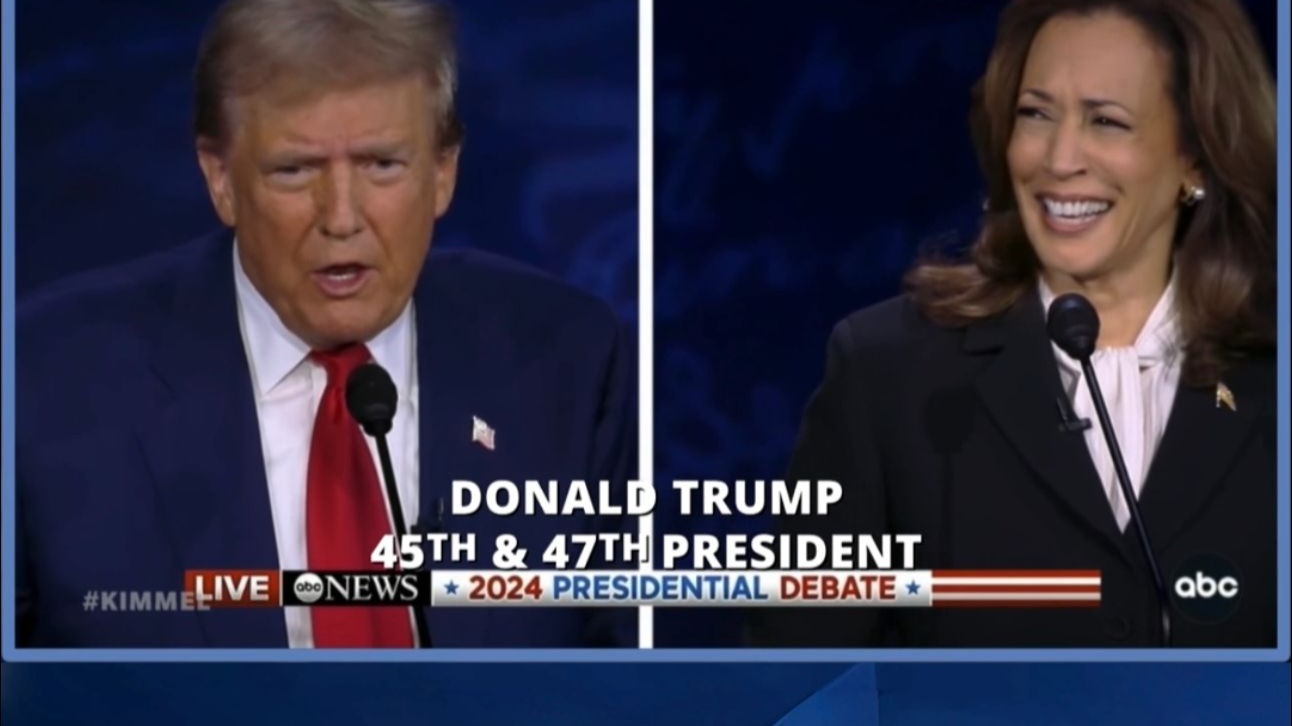 【鸡毛秀】当特朗普混入历代美国总统的演讲中,画风突变