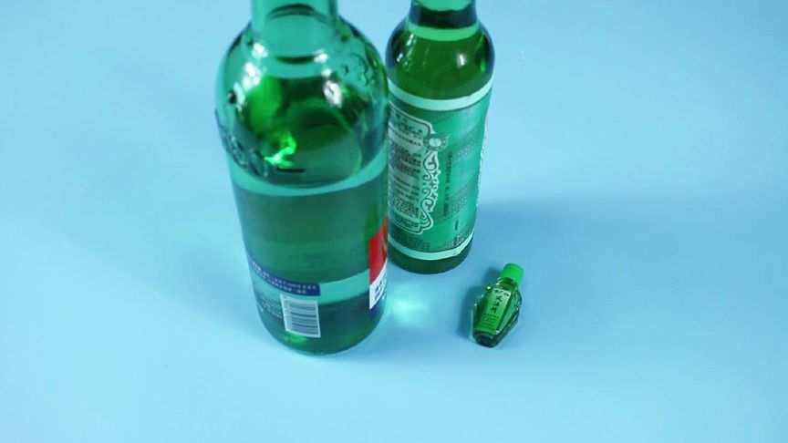 家里一定要备有酒精和花露水,用打火机点燃,香味可以持续5天!