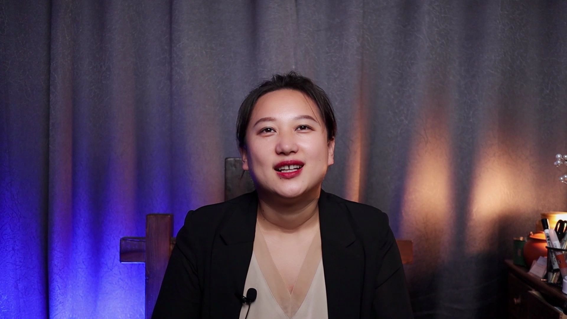 化妆品简单好听的品牌名字,服装公司起名有内涵的。