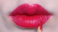 美妆教程:口红铅笔画出绝美的唇妆,简单大方又好看