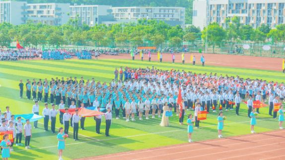校运会开幕式致敬经典!东方红太阳升!校运会第一天精彩回顾!