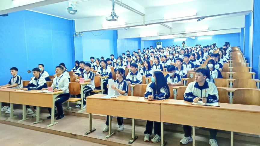 共青团广州市天河区珠吉街广东现代信息技工学校全体团员大会!