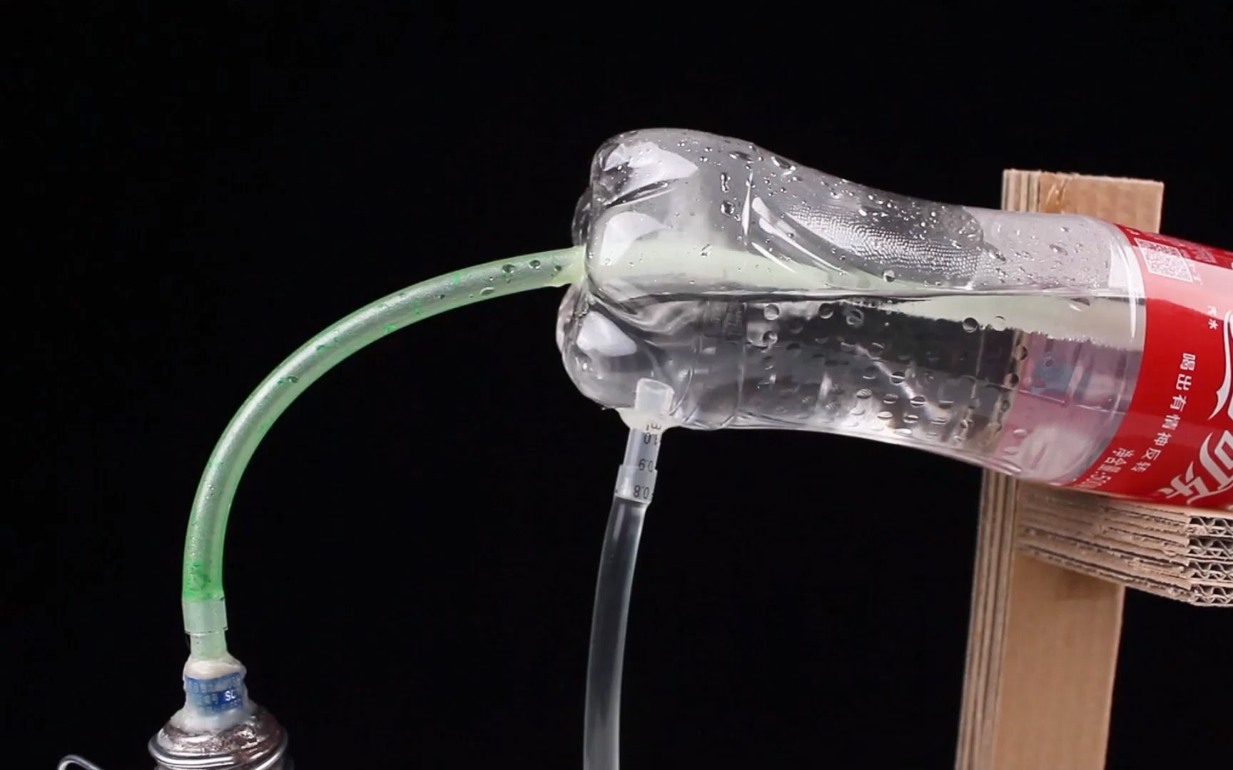 【手工制作】用可乐瓶制作蒸馏器!原来白酒是这样烧成的。