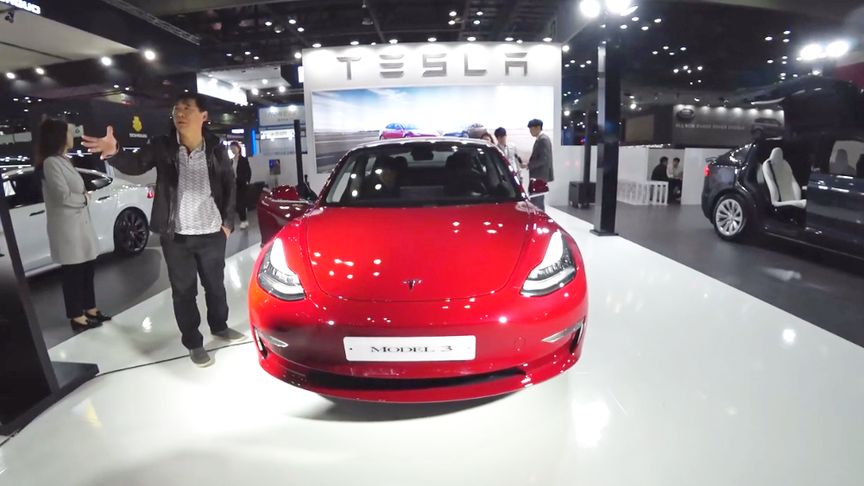 2019款特斯拉MODEL 3,打开无框车门后,买不买自己拿主意!