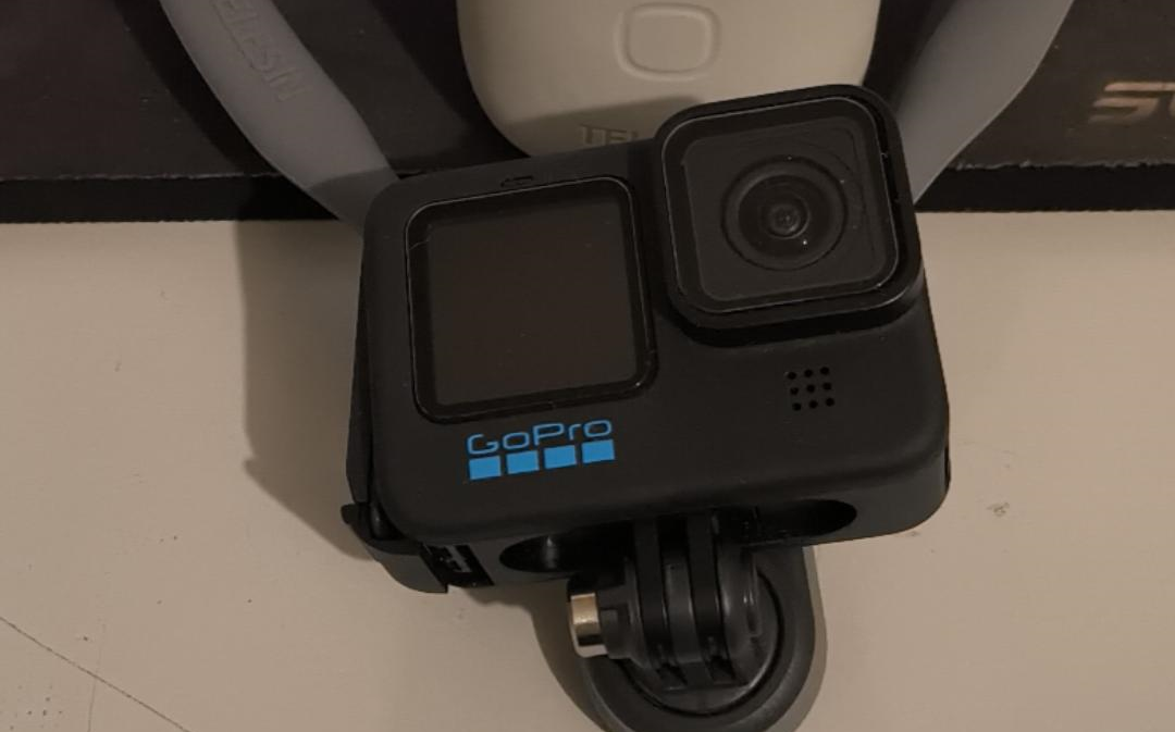 年轻人第一台运动相机GOPRO11开箱