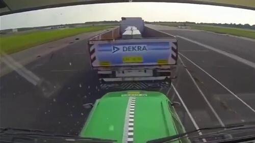 大货车碰撞测试,千万远离大货车!