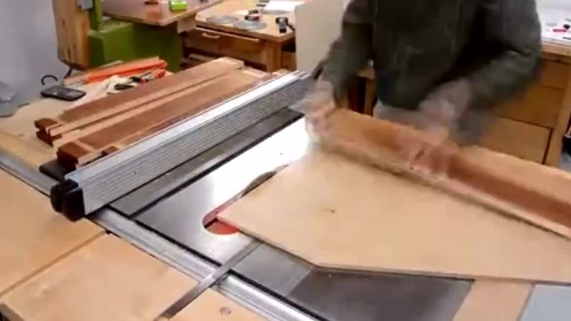 好久没看到木匠制作木桌全过程,回忆一下逝去的手艺