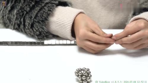 大神利用磁球打造各种几何结构,过程十分舒服