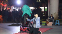 残疾3兄妹抱团取暖,街头DJ歌舞表演,用才艺自食其力