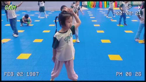 孩子们的室外活动游戏课