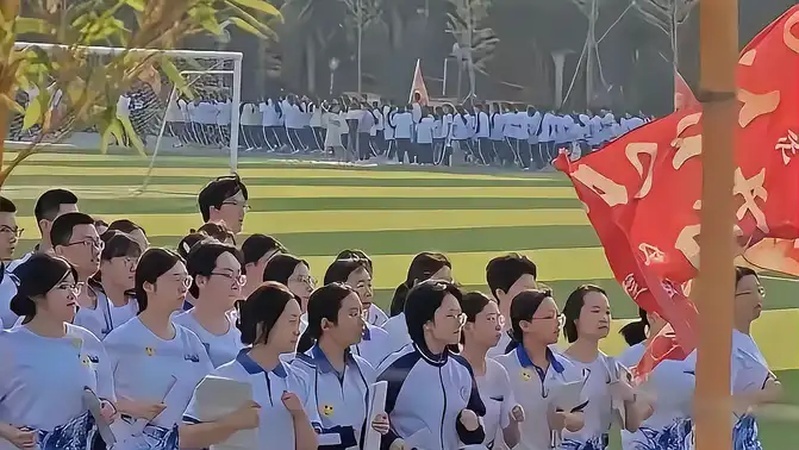 衡水中学高考晨跑:坚韧精神与斗志的完美体现