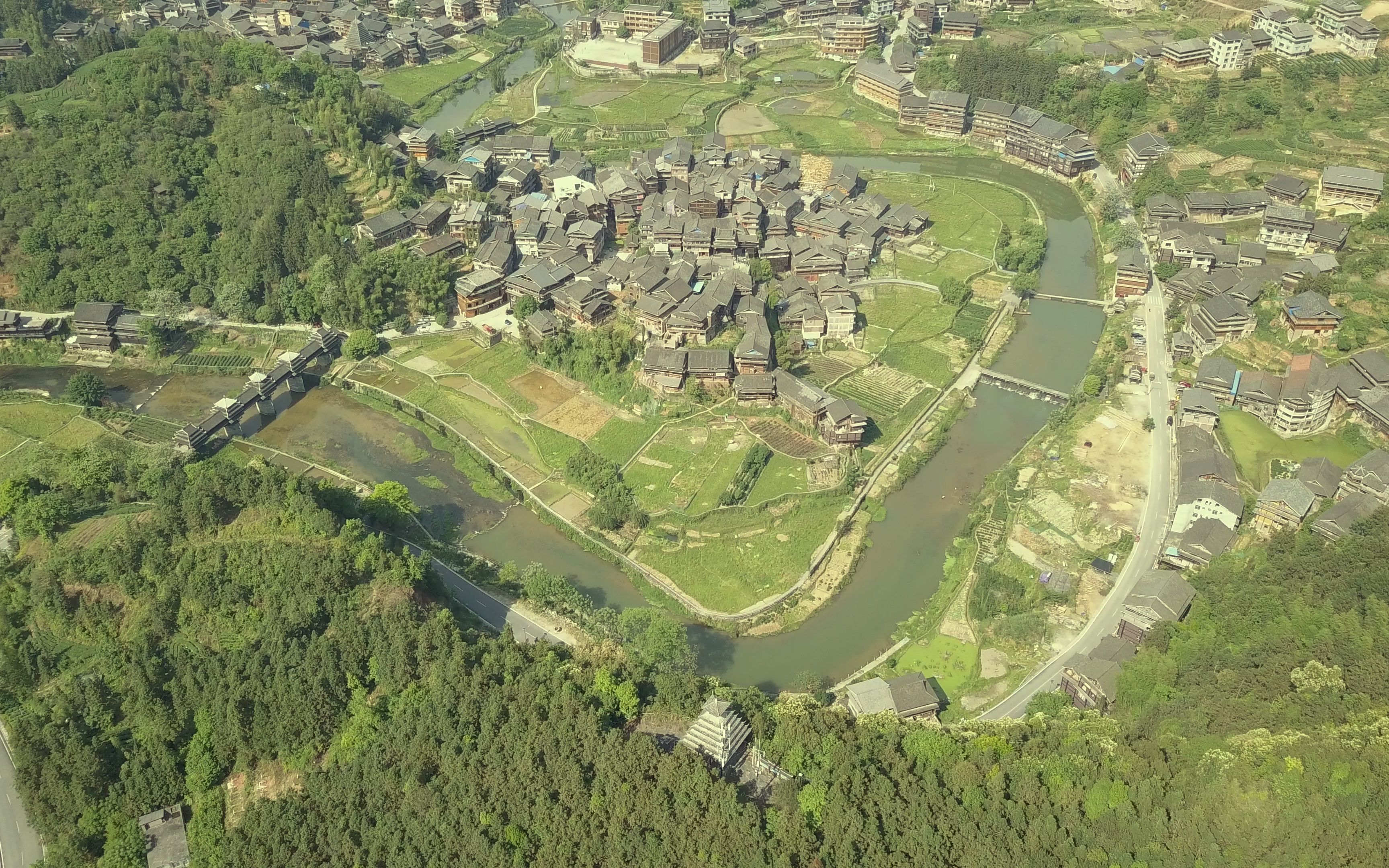 4k航拍农村侗族村寨景区,探索独特的建筑风彩