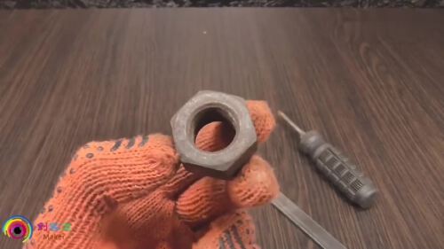 不会磨钻头?制作一个这样简单的小工具轻松把钻头磨得非常好用