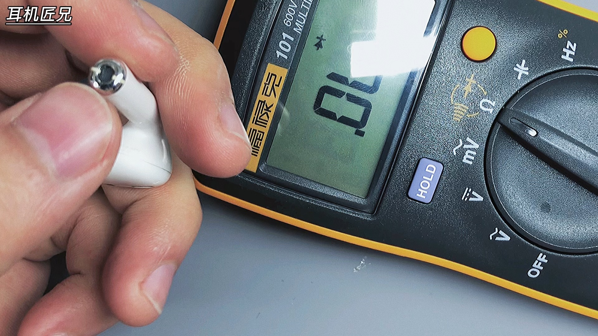 Airpods连续闪灯,你的耳机是不是也遇到过!有的可以修,有的就是无解!