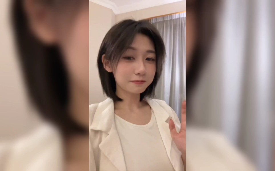 “你行不行啊?细狗!”