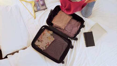 跟老妈旅行惊呆!她行李箱的收纳魔法,实用到我想拜师!