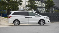 最实在合资商务车，车长4米9配电动门，网友：还看啥别克GL8！