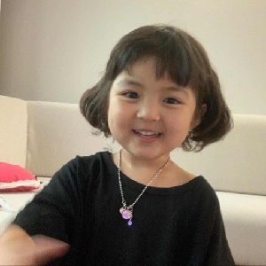 一只上岸的锦鲤吖 