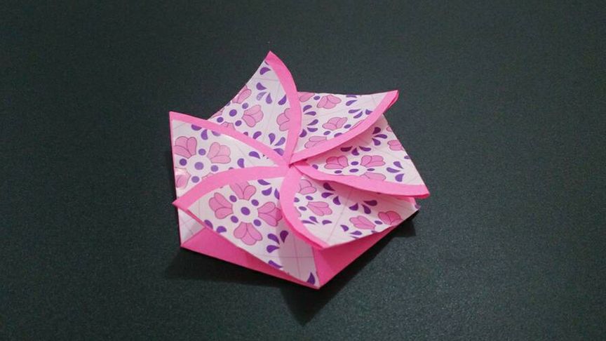 很漂亮的立体花瓣贺卡制作,原来做法这么简单,手工折纸卡片