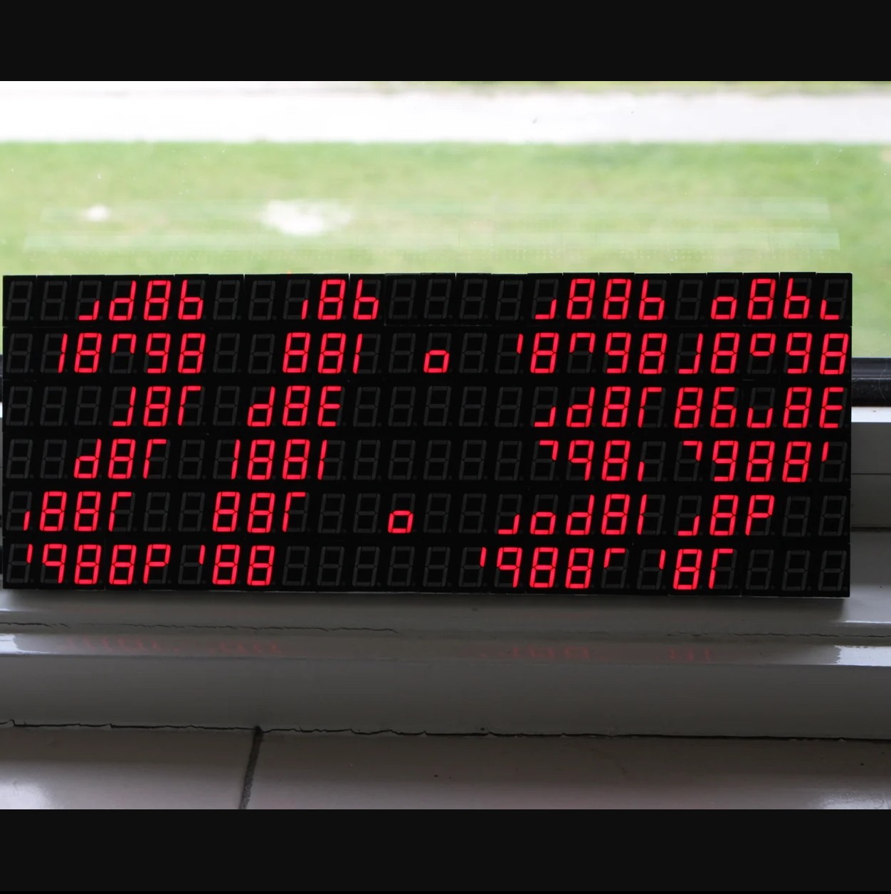 会发光的数码管 