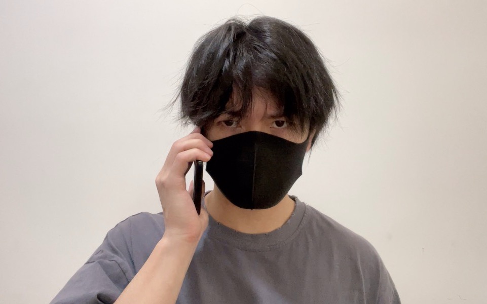 “看好了,这才是手机的正确用法!”