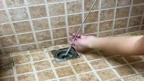 下水道疏通神器,一抓就通,再也不用担心头发堵下水道了!