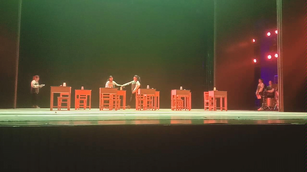 敦煌中学《稻香》杯子舞表演