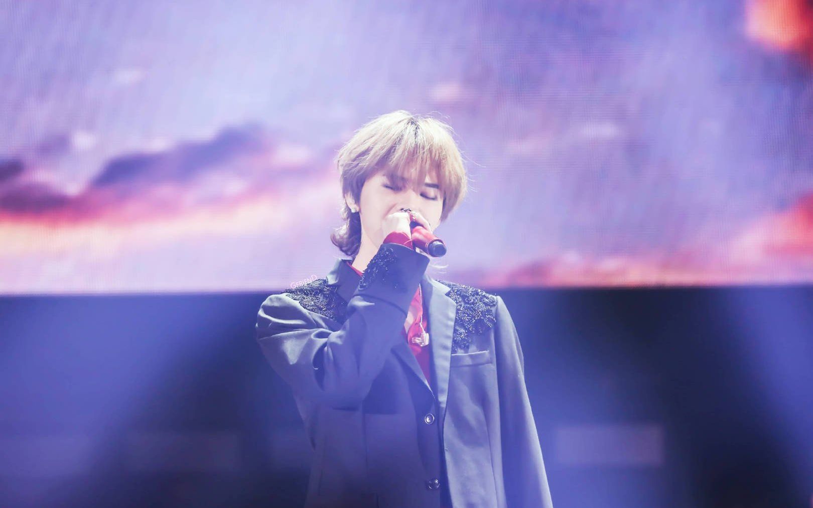 【权志龙】再次重温today(双语字幕)舞台王者,花一开就相爱吧