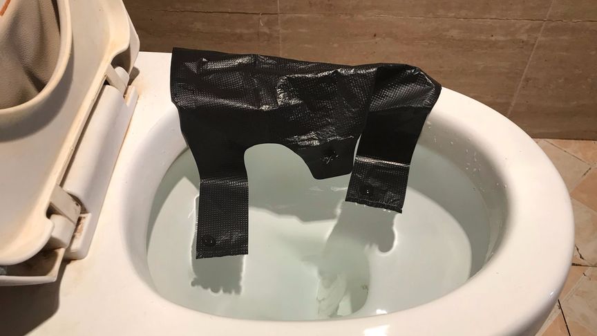 只需一个塑料袋,马桶堵了立马通,再也不用花钱请疏通工了