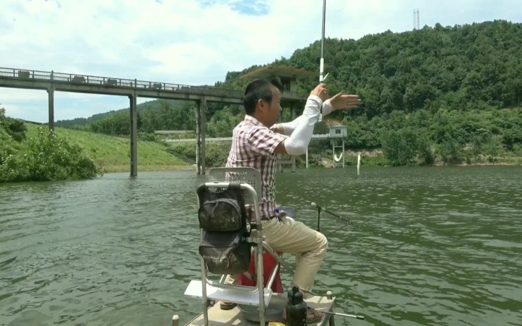 野钓白条最快的方法:1小时钓300条不是梦!就是成本受不了