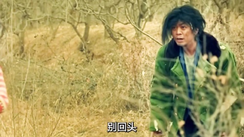 《半夜叫你别回头》 姥姥叮嘱孙女,半夜有人叫千万别回头,可孙女知道...