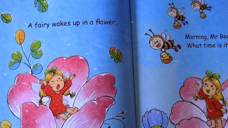 幼儿英语分级绘本阅读《whattimeisit》几点了经典英语故事