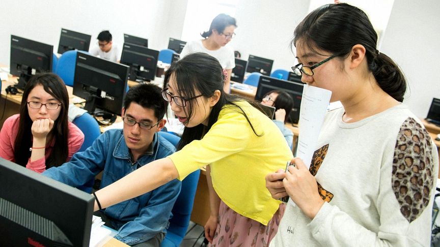 在待遇上,程序员和大学计算机教师有何区别?今天总算知道了