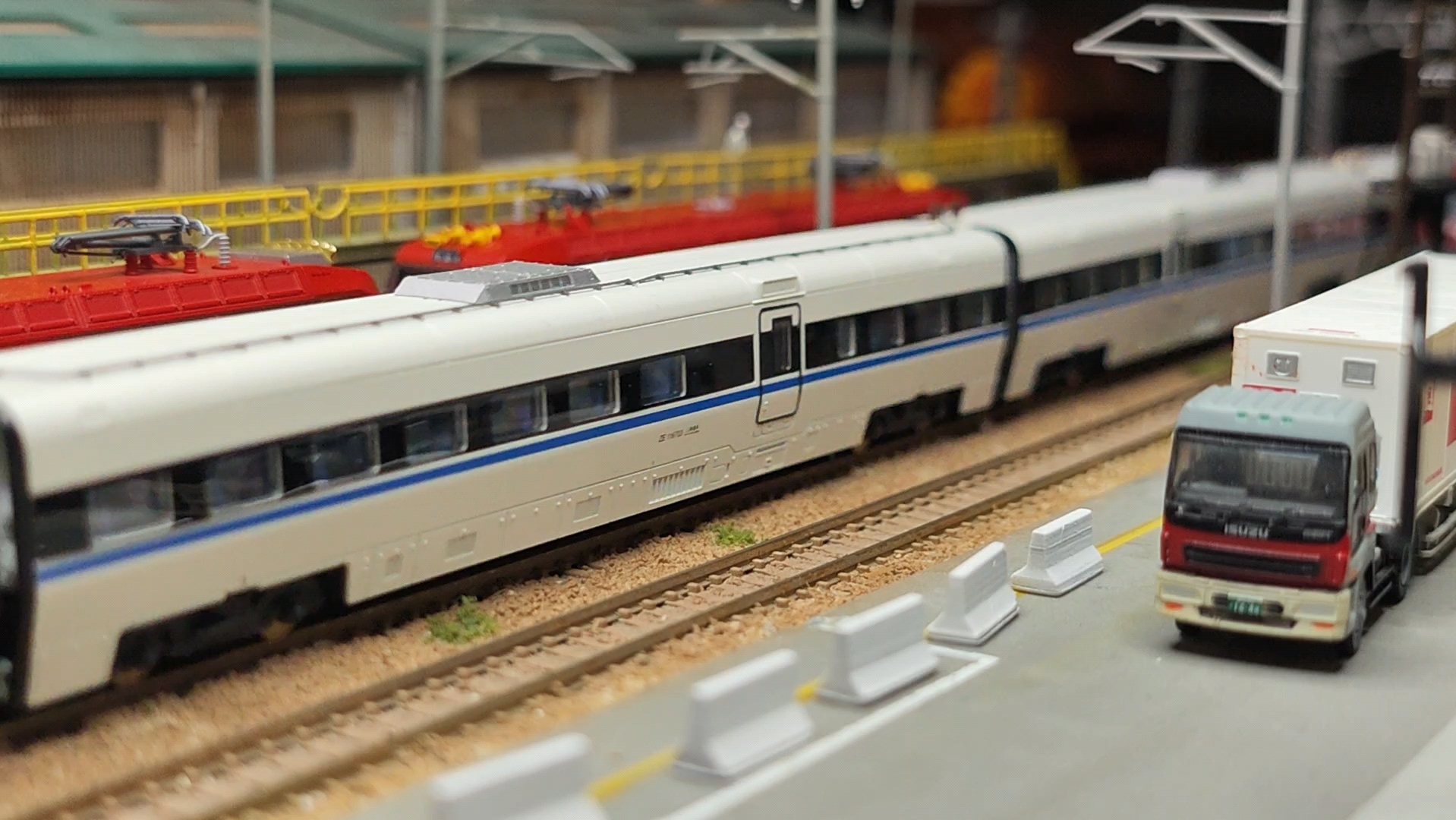 长鸣 N比例 和谐号CRH1A型电力动车组 8节编组