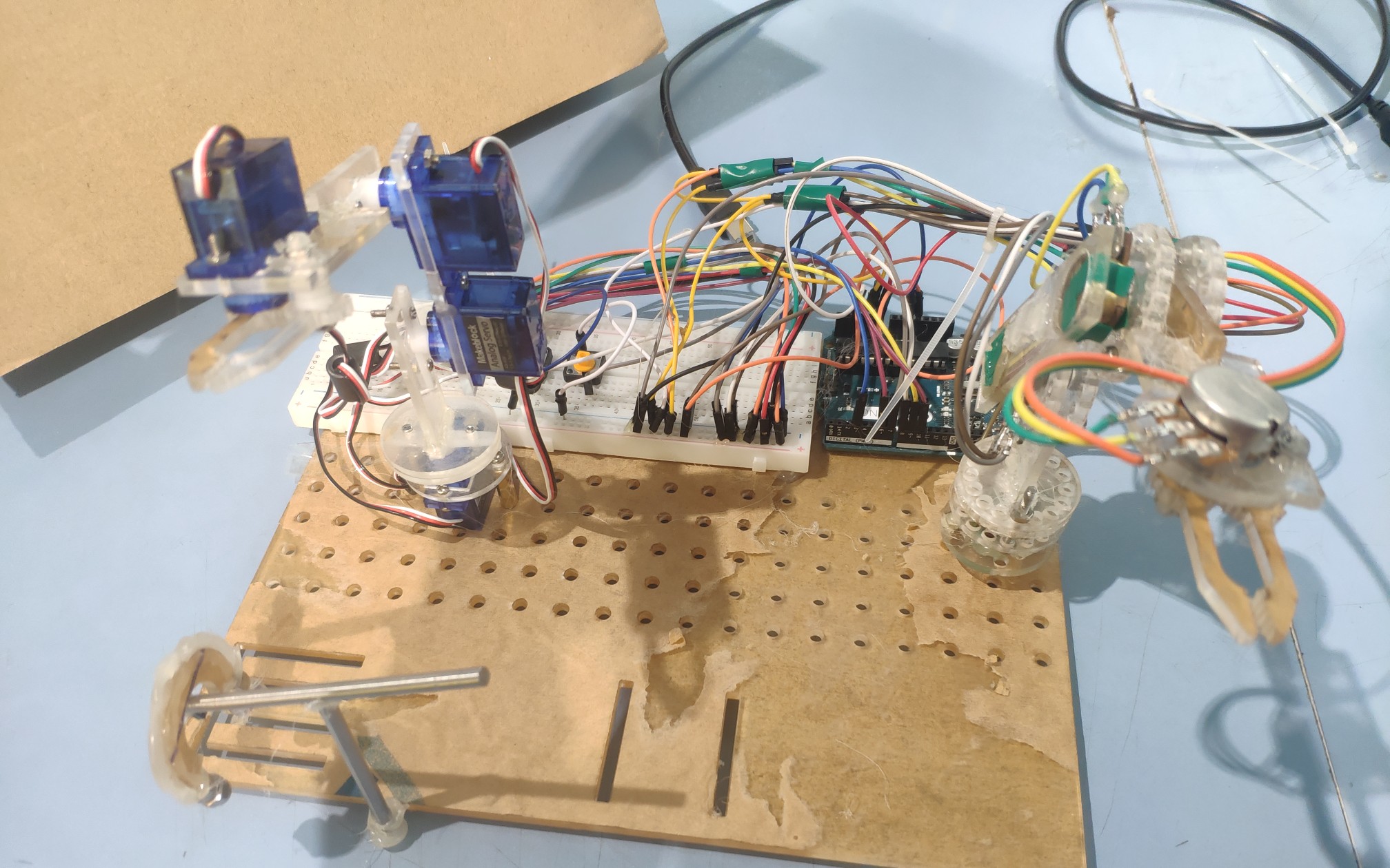 Arduino记忆机械臂组