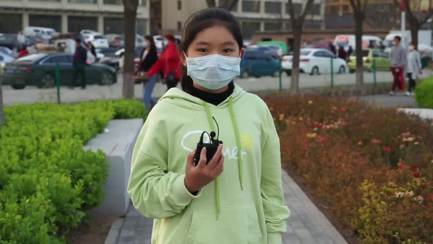 小杜街访:谈谈手机带给我们的便利和危害