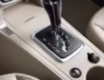 手动挡爬坡用几档,一档爬坡伤车吗?