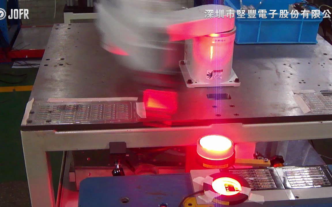 坚丰自动锁螺丝机 带视觉定位盘装料测试