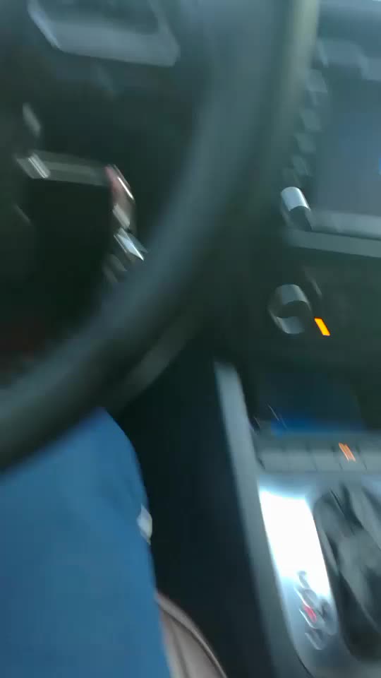 展示一下手自一体速腾如何从自动挡切换到手动挡。【来自懂车帝车友...